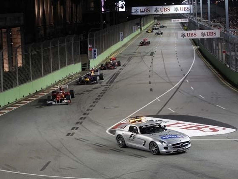 2011 Formula 1 Singtel Singapore Grand Prix : Special Preview - ZigWheels