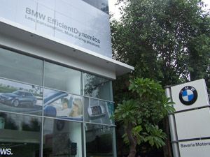 BMW inaugurates new showroom in Pune - ZigWheels