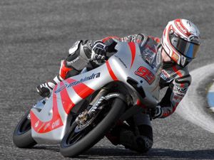 Danny Webb moves into point scoring position at the Qatar GP - ZigWheels