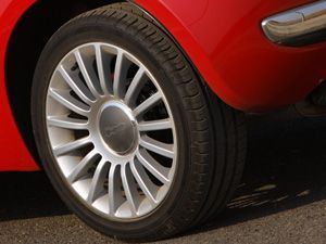 Tyre care tips for summer - ZigWheels