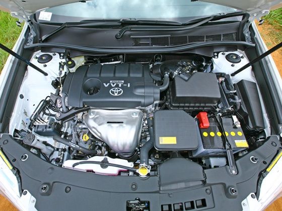 New Toyota Camry : First Drive - ZigWheels