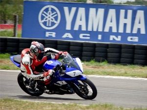 Round 2 Yamaha YZF-R15 One Make Race results - ZigWheels