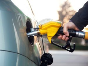 Auto industry welcomes move to hike diesel price - ZigWheels