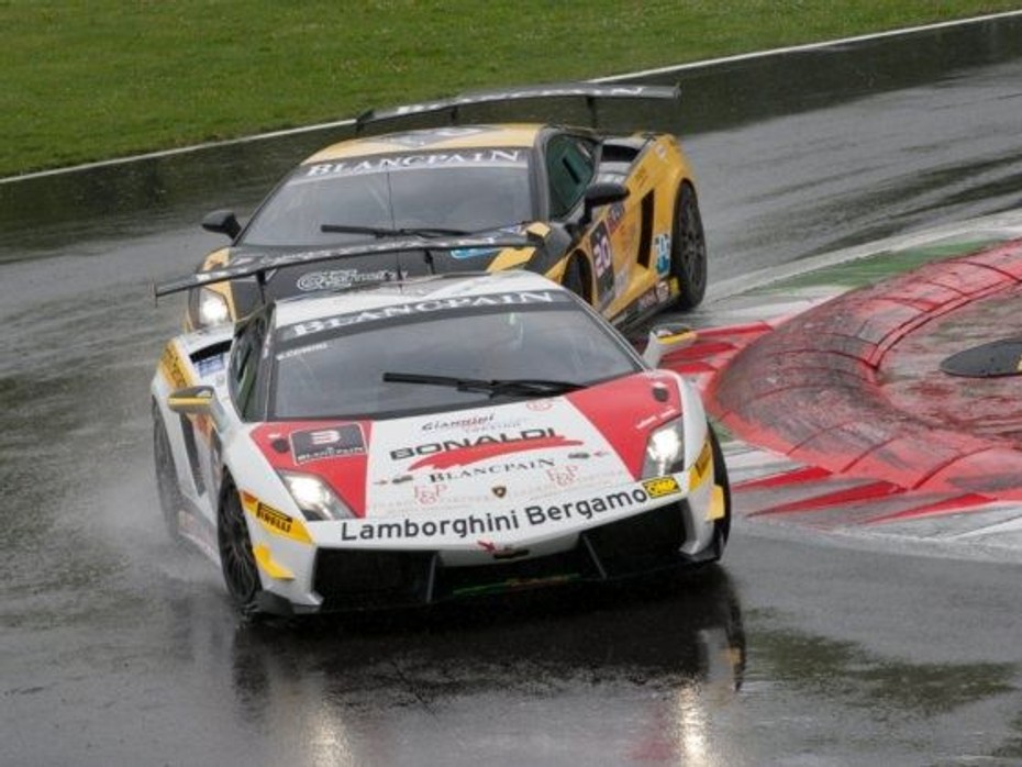 Adrian Newey joins driver line-up for Silverstone - ZigWheels