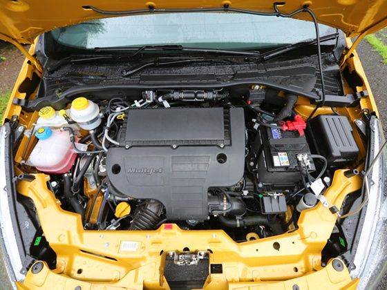 2014 Fiat Punto Evo: Review - ZigWheels