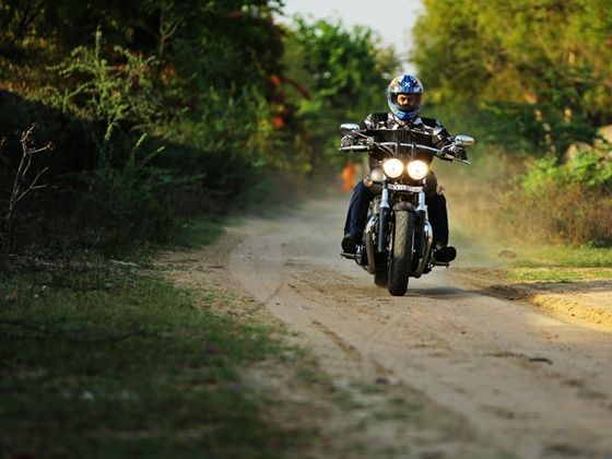 Triumph Thunderbird Storm: Review - ZigWheels