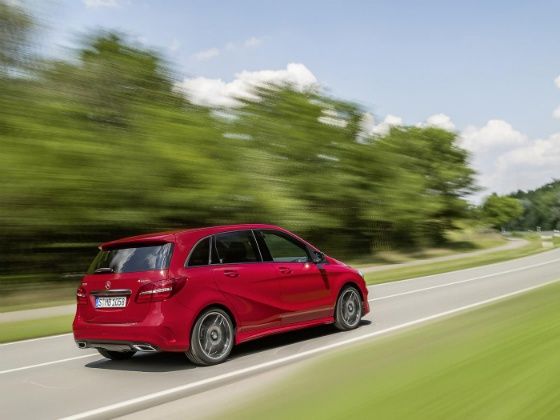 Facelifted 2015 Mercedes-Benz B-Class unveiled - ZigWheels