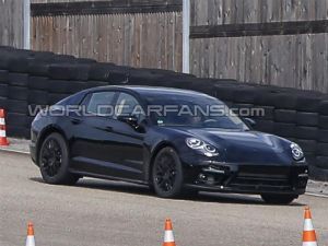 Next generation Porsche Panamera spied - ZigWheels