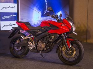 5 interesting features of the Bajaj Pulsar AS150 - ZigWheels