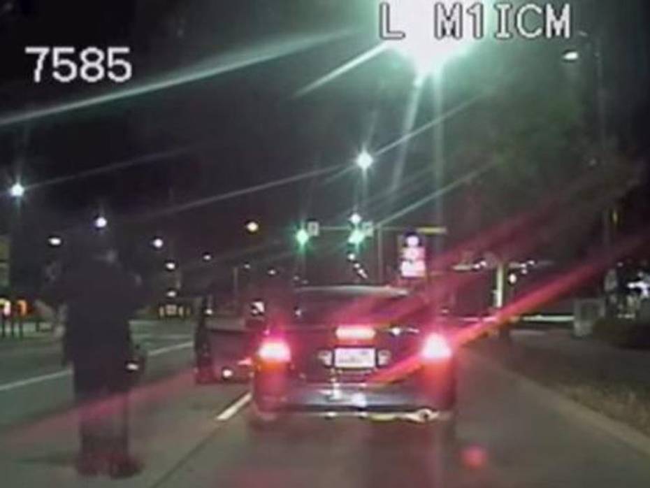 Cop delivers baby during traffic stop - ZigWheels Cop delivers baby during traffic stop - ZigWheels