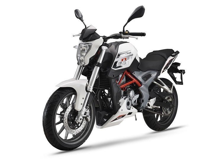 benelli-tnt-25-india-launch-in-december-2015-zigwheels