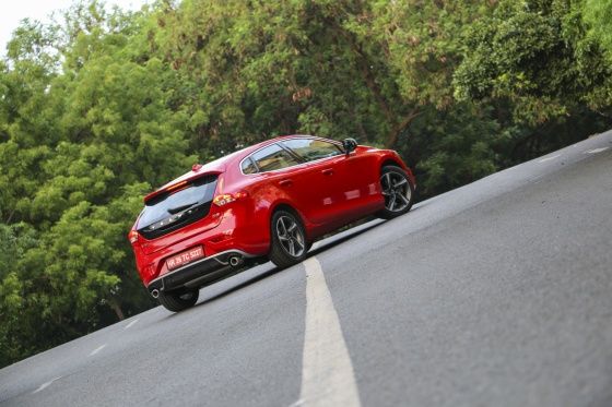 Volvo V40 India review - ZigWheels