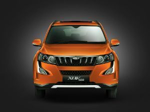 Mahindra XUV 500 automatic to be launched tomorrow - ZigWheels