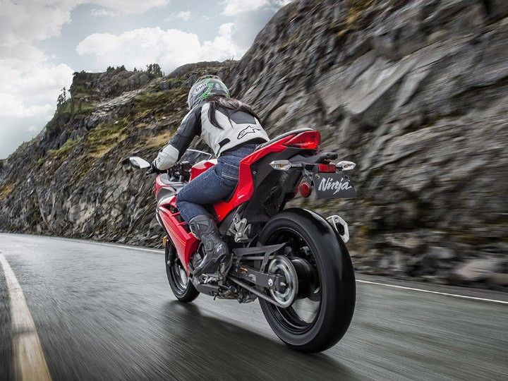 2017 Kawasaki Ninja 300 Introduced In The US - ZigWheels