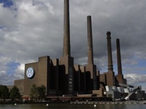 Dieselgate: Volkswagen given March deadline to find diesel emissions ...