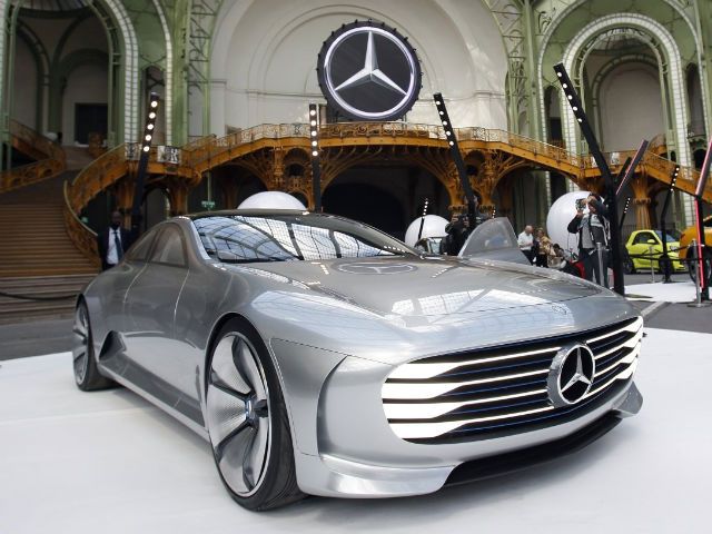 Mercedes-Benz Working With Microsoft For An ‘In Car Office’ - ZigWheels