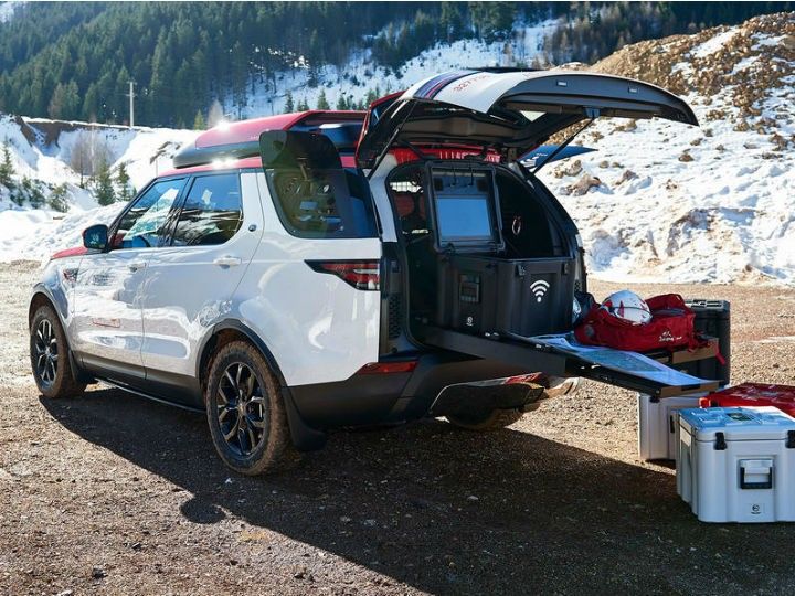 Geneva Motor Show 2017 Land Rover Displays Discovery Project Hero Zigwheels 