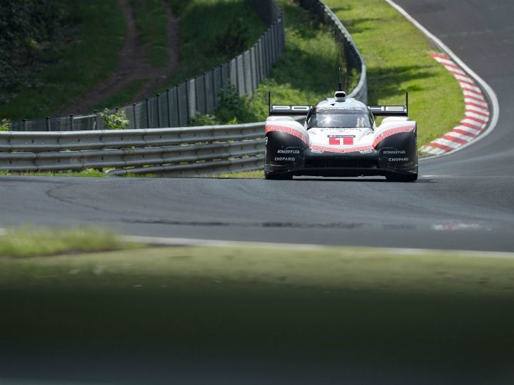 Porsche 919 Hybrid Evo Continues Record-breaking Farewell Tour - ZigWheels