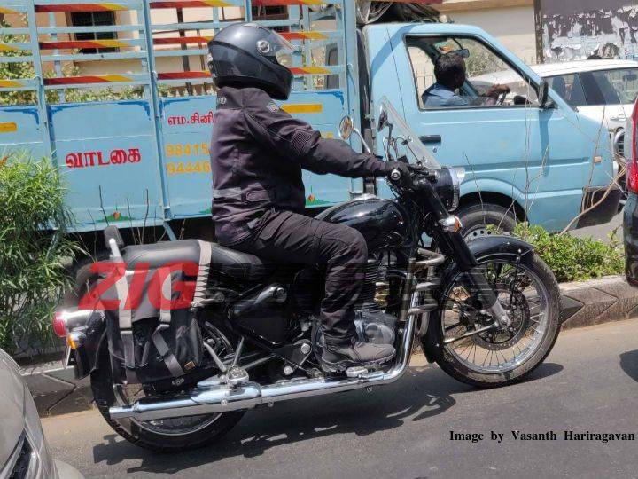 2020 Royal Enfield Classic 350 Spy Shots Reveal Engine Details Zigwheels