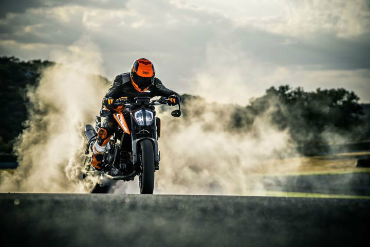 KTM 790 Duke Accessories Revealed - ZigWheels