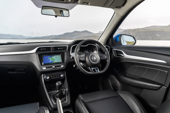 MG ZS SUV Unveiled At Auto Expo 2020 - ZigWheels