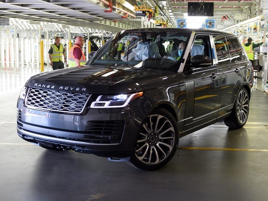 Here’s The First Range Rover Manufactured With Social Distancing ...