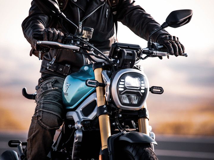 Loncin Voge 500 AC Retro Roadster Launched - ZigWheels