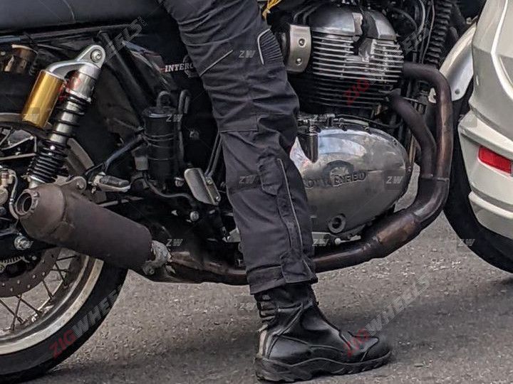 2022 Royal Enfield Interceptor 650 Spotted With New Exhaust - ZigWheels