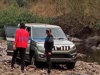 Mahindra TUV 300 Price, 7 Seater Images, colours, Reviews & Specs