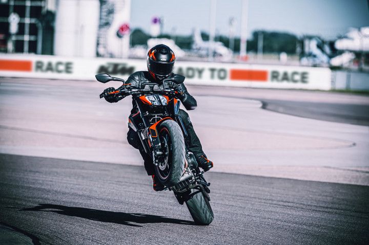 KTM 750 Duke Likely To Make Its Global Debut In 2022 - ZigWheels