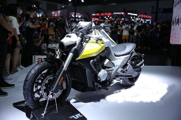 Benda Motorcycle Takes The Wraps Off Its 700cc Cruiser - ZigWheels