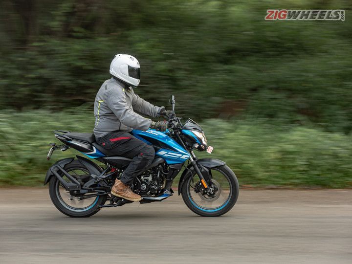 Bajaj Pulsar NS 125 Price, Images, Mileage & Reviews