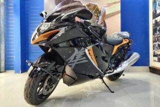 Iconic Dhoom Bike Suzuki Hayabusa Launched In New Colours - ZigWheels