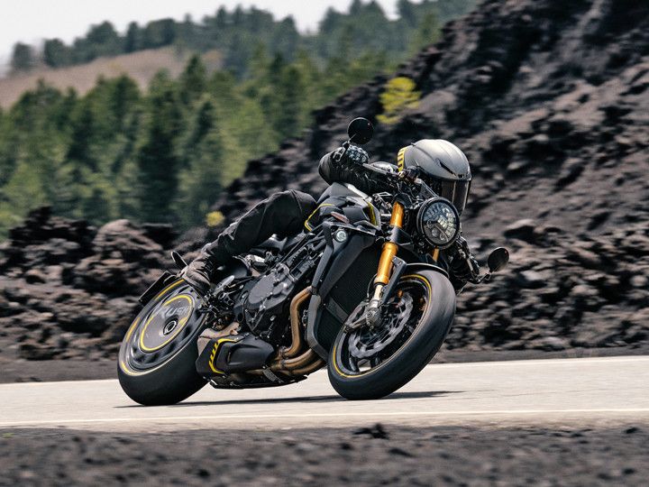 Ducati Streetfighter V4 S Vs MV Agusta Rush 1000: Spec Comparison ...