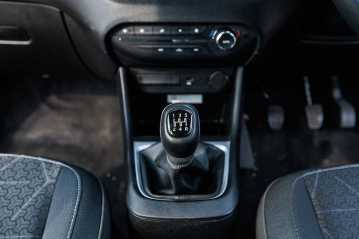 Tata Punch 1.2-litre Petrol Manual vs AMT Performance And Fuel ...