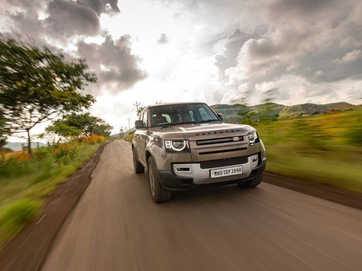 Land Rover Defender vs Jeep Wrangler: Performance Compared - ZigWheels