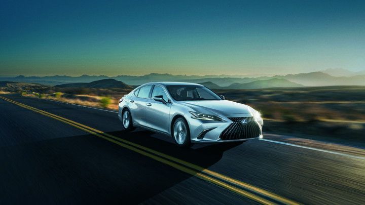 Facelifted Lexus ES 300h Hybrid Luxury Sedan Launched At Rs 56.65 Lakh ...