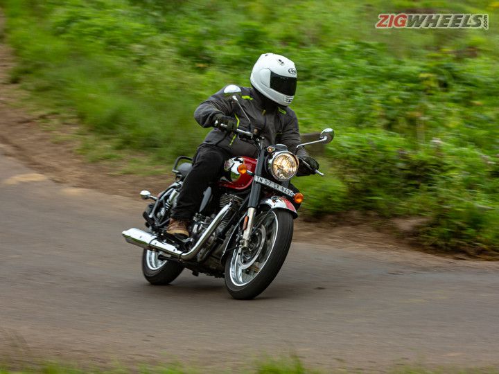 Royal Enfield Classic 350 Price, Images, Mileage & Reviews