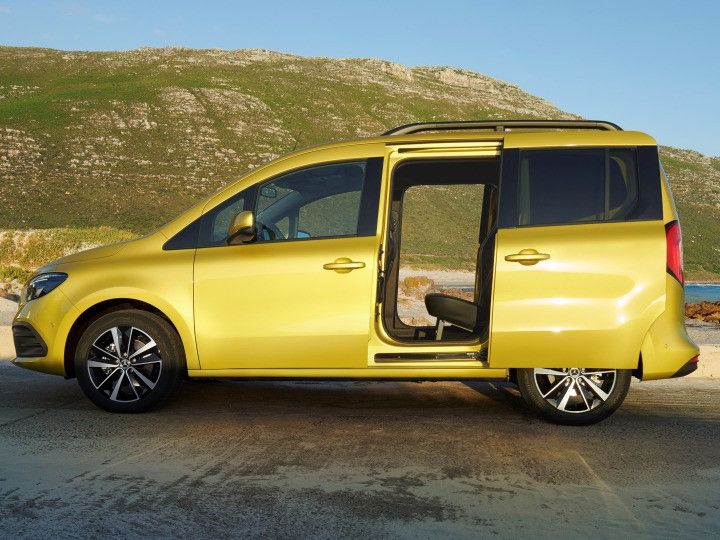 Mercedes Reveals The New T-Class MPV, Its Smallest Luxury Minivan For ...