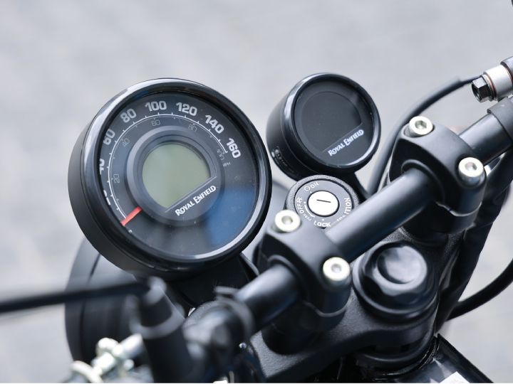 Royal Enfield Hunter 350 vs Royal Enfield Classic 350 Differences ...