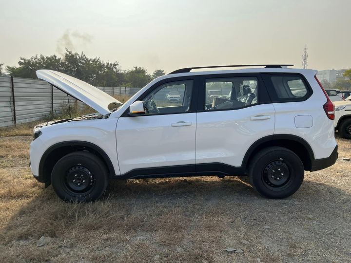 Mahindra Scorpio N’s Second From Base Z4 Trim In 8 Real-life Images ...