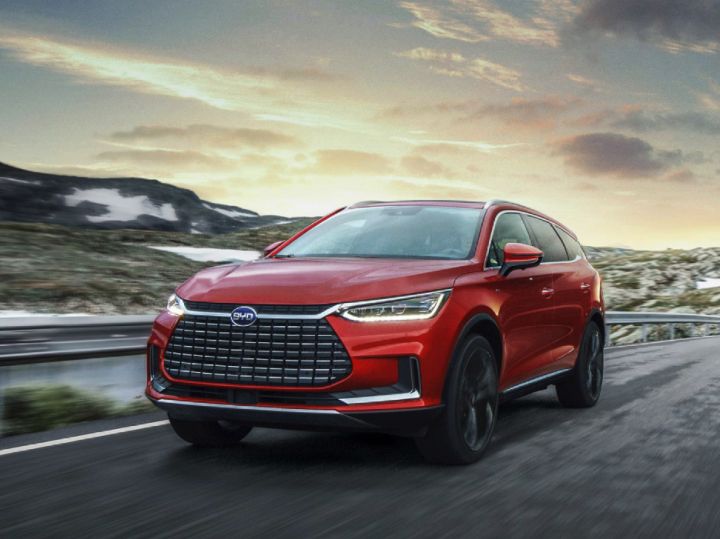 BYD At Auto Expo 2023: E6 MPV, Atto 3 SUV, Blade Battery Pack Tech And ...