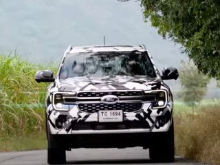 2015 Ford Shelby Mustang GT350R unleashed - ZigWheels