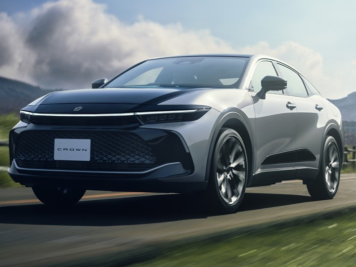 Toyota Crown Debuts As New Global Flagship In Four Body Styles - ZigWheels