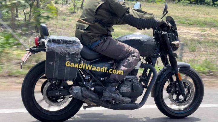 Production Ready Royal Enfield Hunter 350 Spotted With Accessories