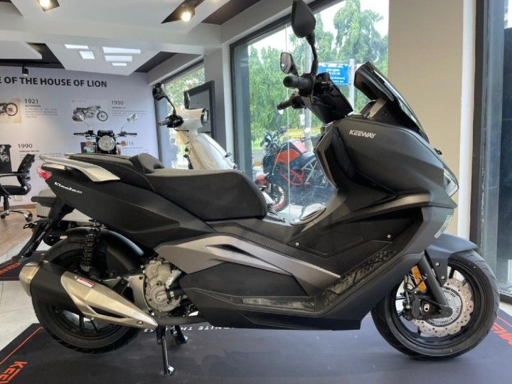 EXCLUSIVE: Keeway Sixties 300i And Vieste 300 Reach Dealerships - ZigWheels