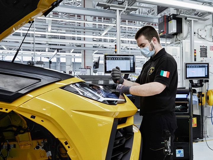 Lamborghini Urus Proves Its Winning Formula With New Production Record ...
