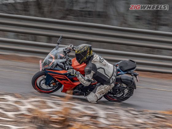 Kawasaki Ninja 400 vs KTM RC 390 - Specs Compared - ZigWheels