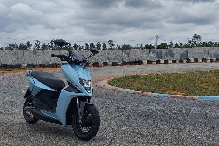 Simple One Gets A New Battery Pack To Extend Range To 300km - ZigWheels