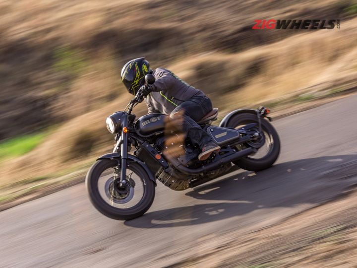 Jawa 42 Bobber Vs Perak: Real World Performance, Mileage Compared ...